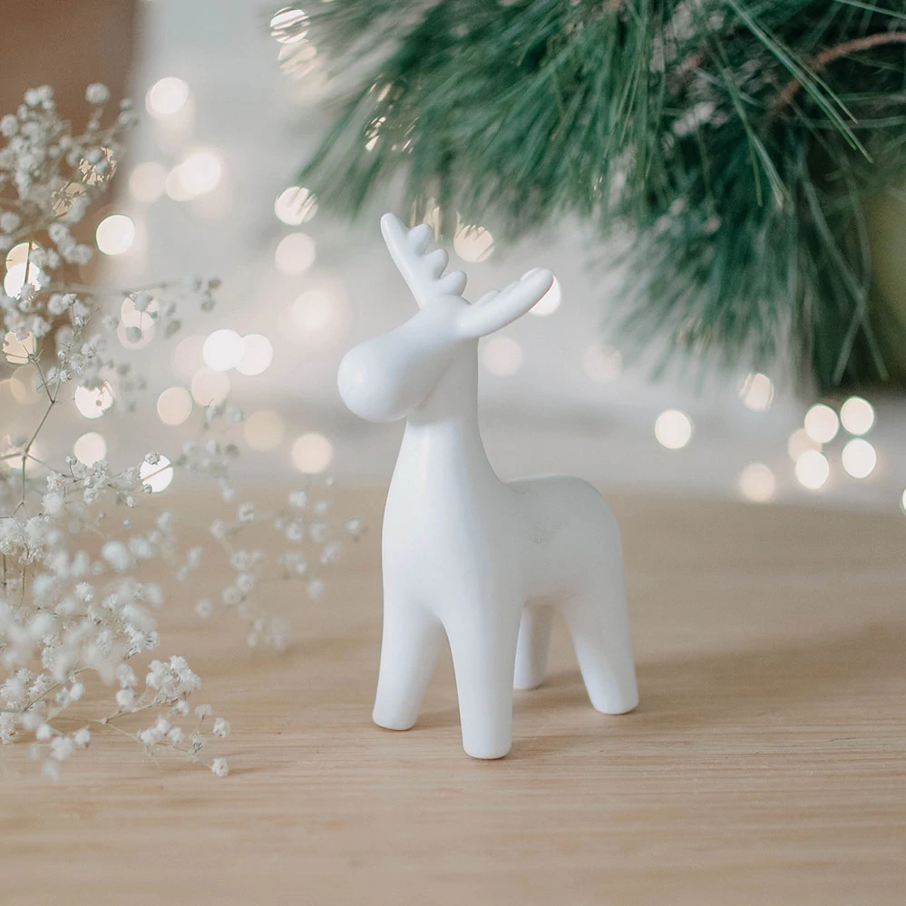 Szarvas - matt fehér porcelán - 12 cm